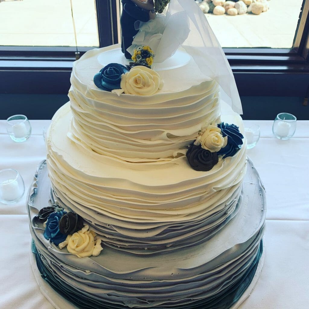 Roses Cake | Wedding Cakes Minneapolis Bakery Farmington Bakery