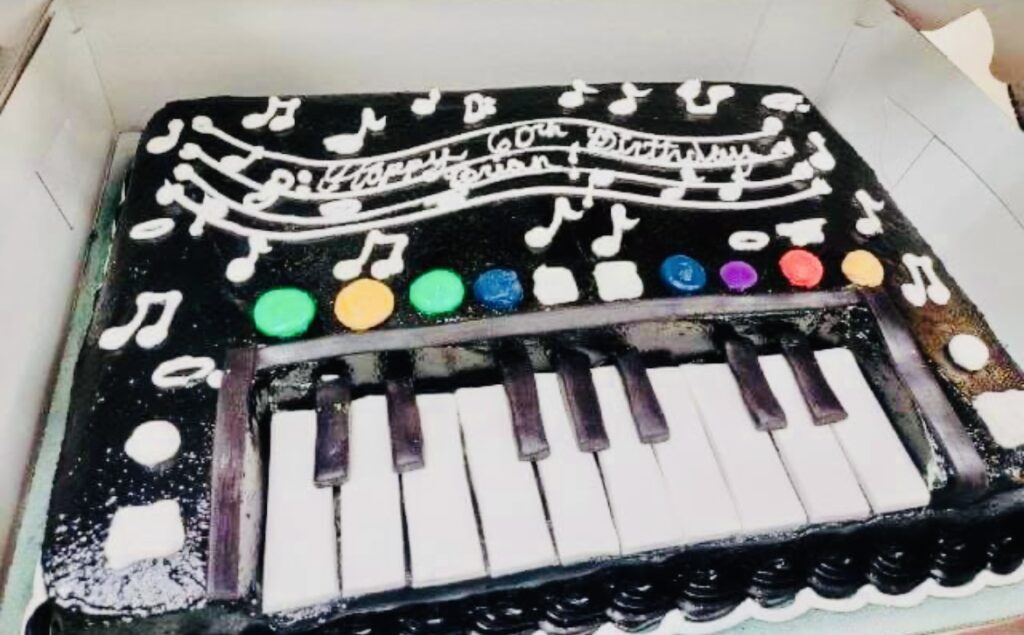 Keyboard Cake | Wedding Cakes Minneapolis Bakery Farmington Bakery