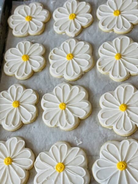 Daisy Cookies | Wedding Cakes Minneapolis Bakery Farmington Bakery