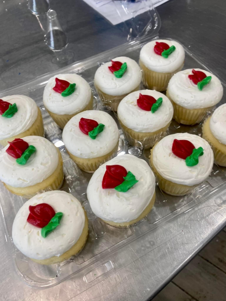 Rose Bud Cupcakes | Wedding Cakes Minneapolis Bakery Farmington Bakery
